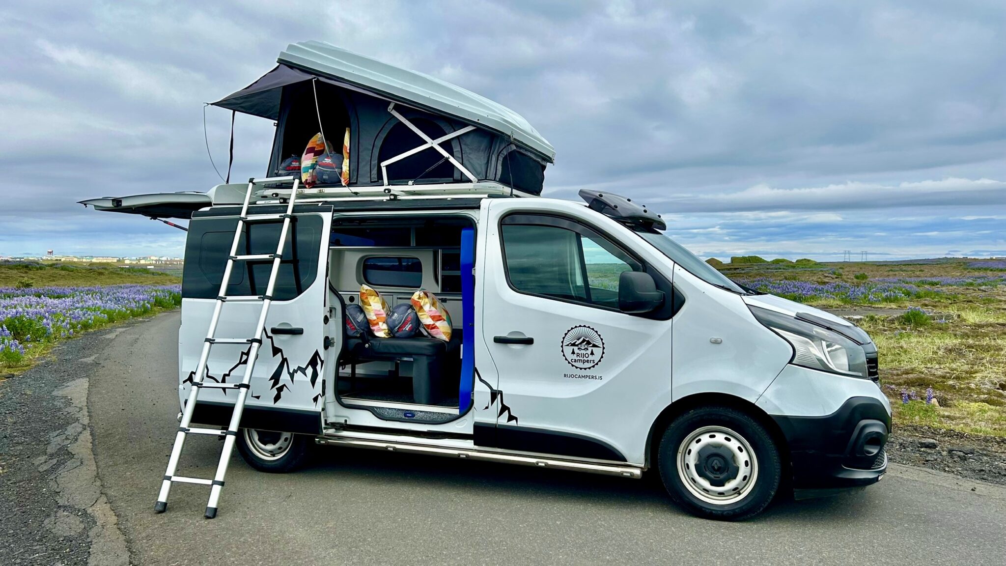 Renault Trafic + Roof Tent: Transmission – manual - Rijocampers